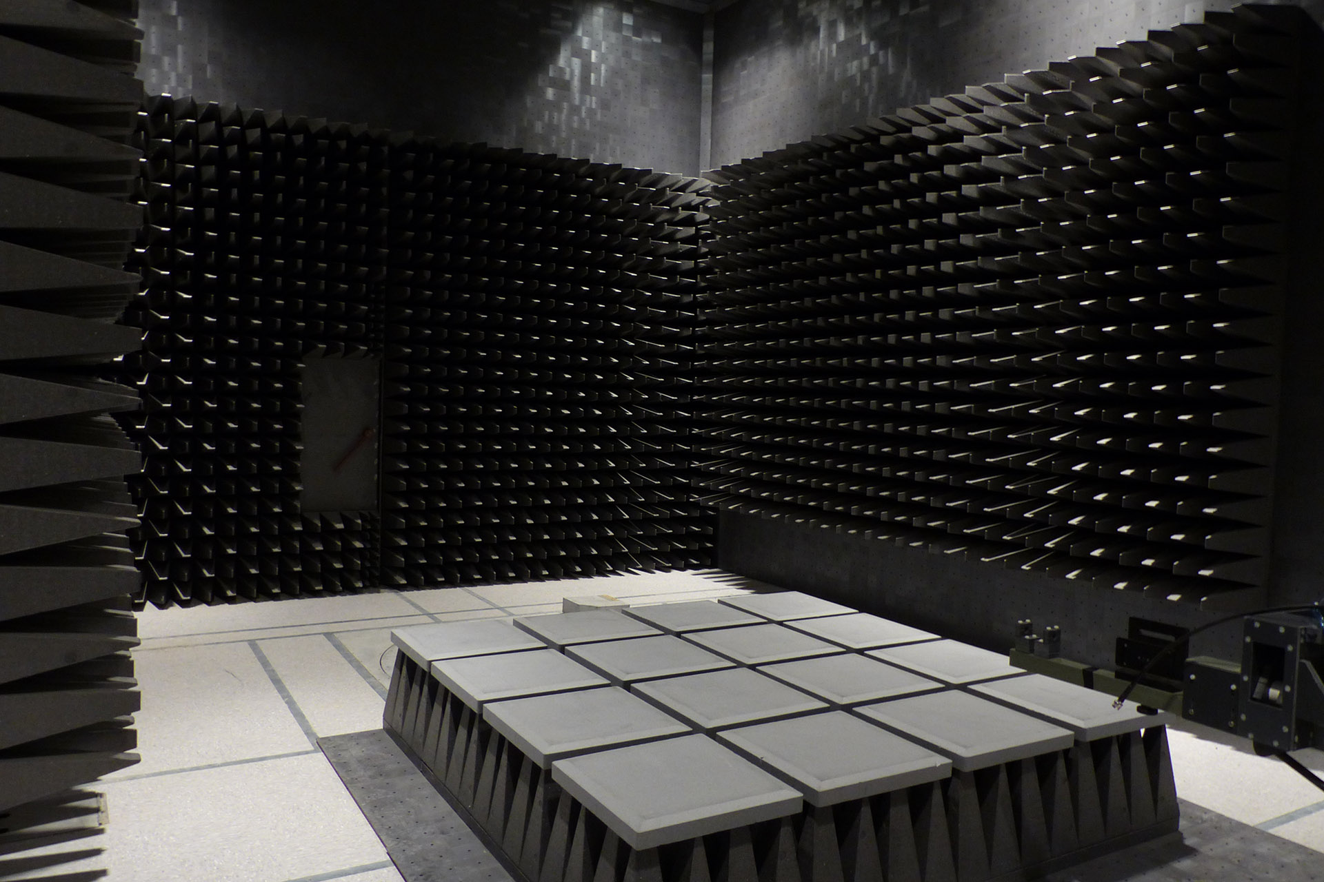 QuietChamber™ 10m - Raymond EMC